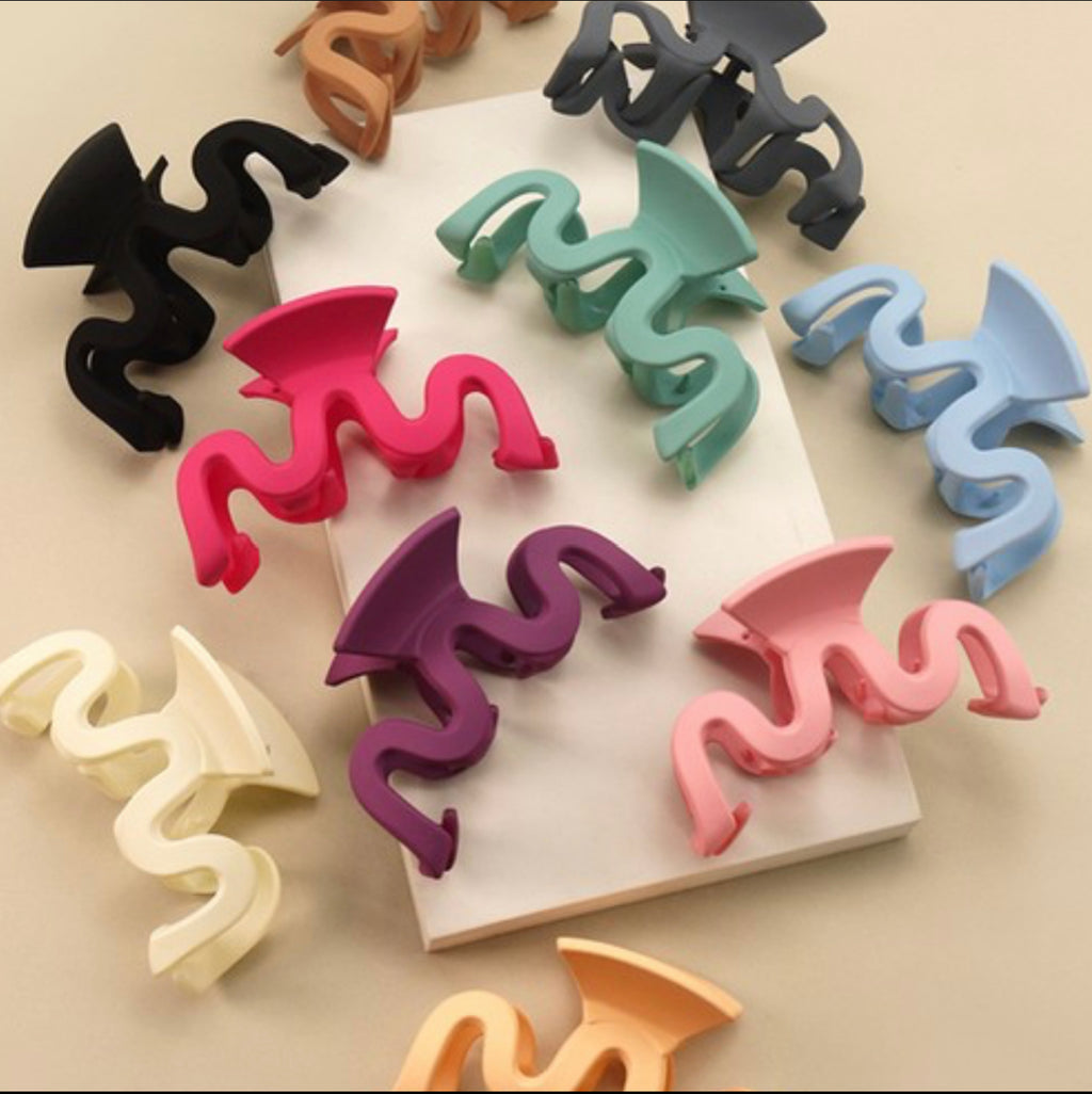 WAVY MATTE CLAW CLIPS – Uptown Ellie Boutique