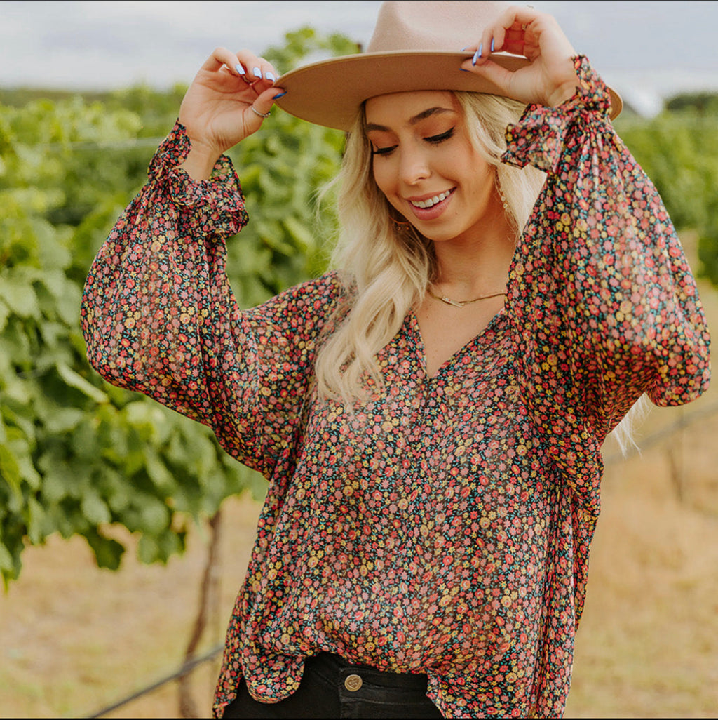 MANDY COLOR BURST TOP – Uptown Ellie Boutique